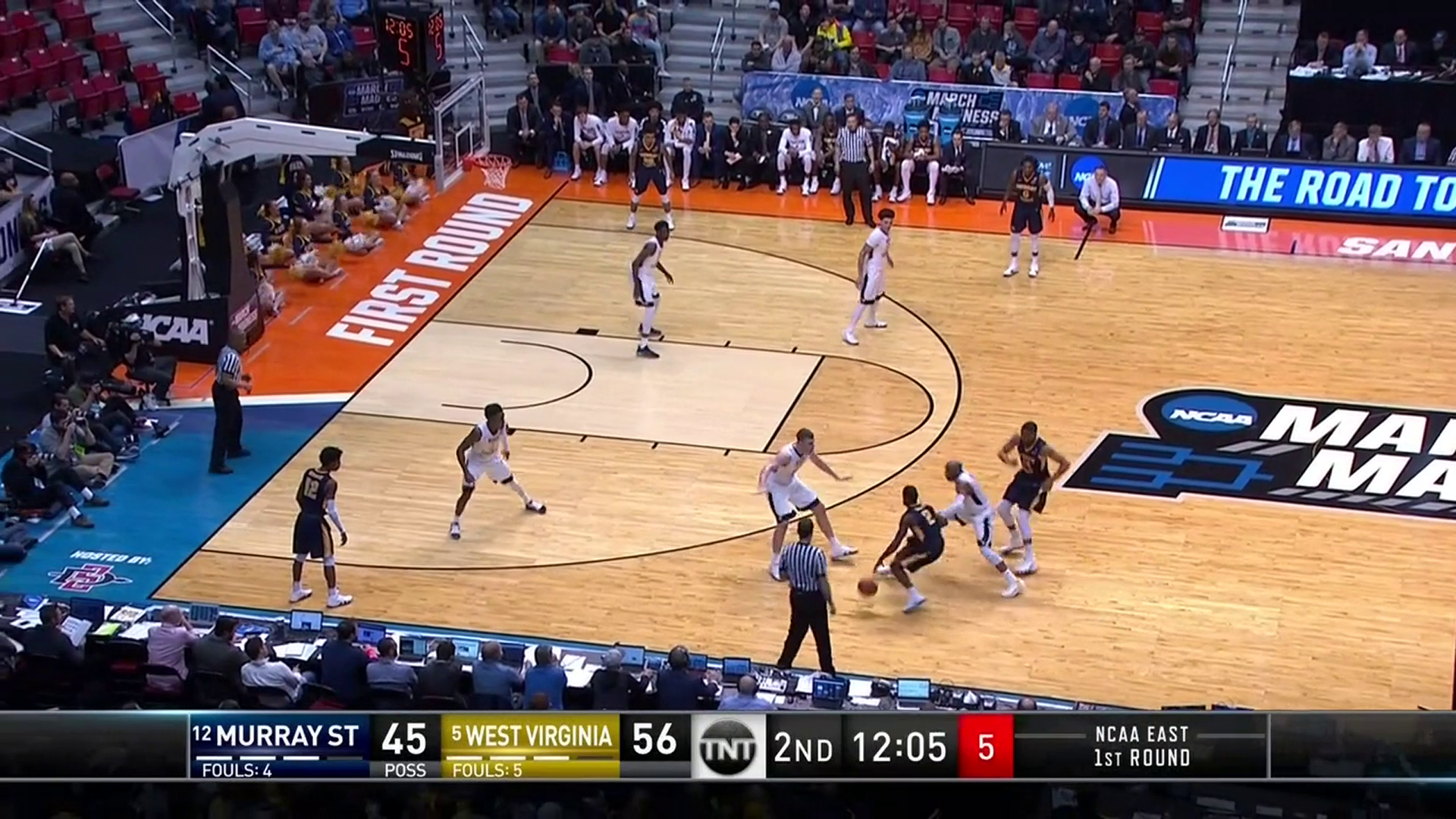 Dunk by Logan Routt | NCAA.com