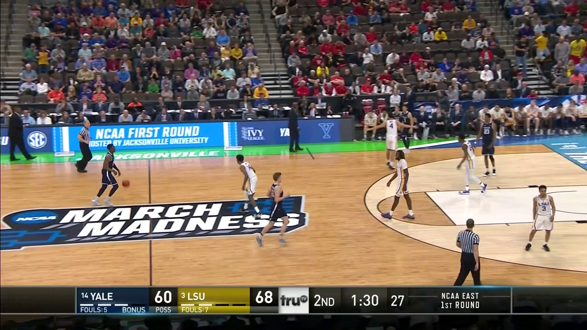 Dunk by Miye Oni | NCAA.com