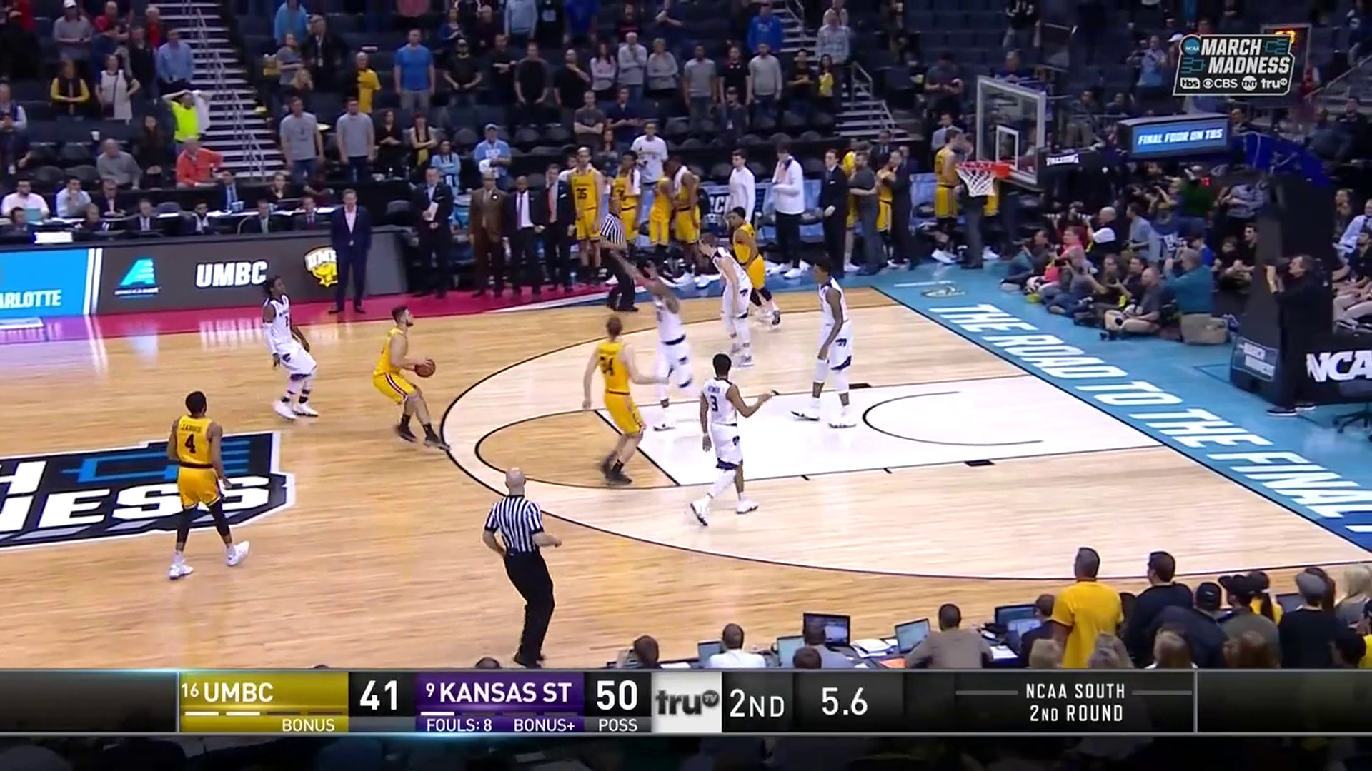 2-pointer by Isaiah Rogers | NCAA.com