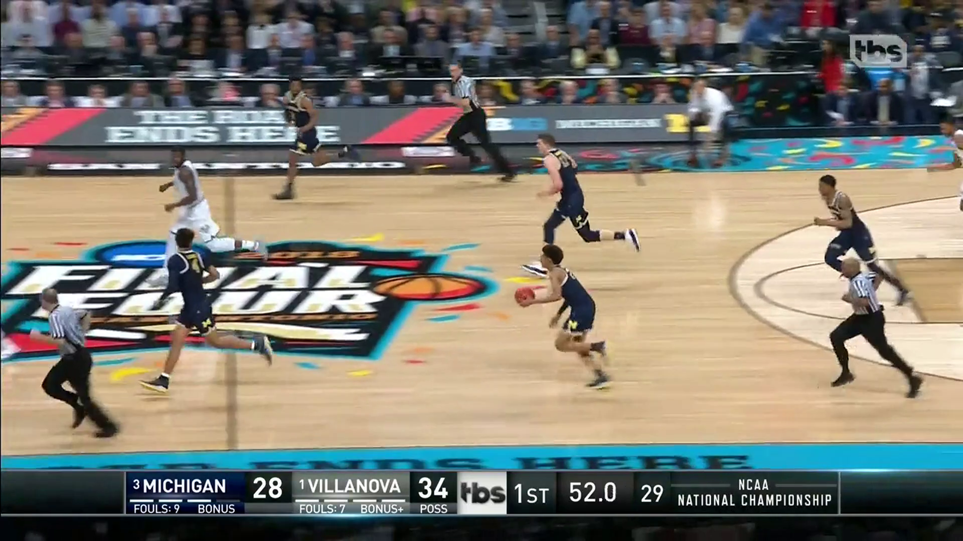 Block by Donte DiVincenzo | NCAA.com